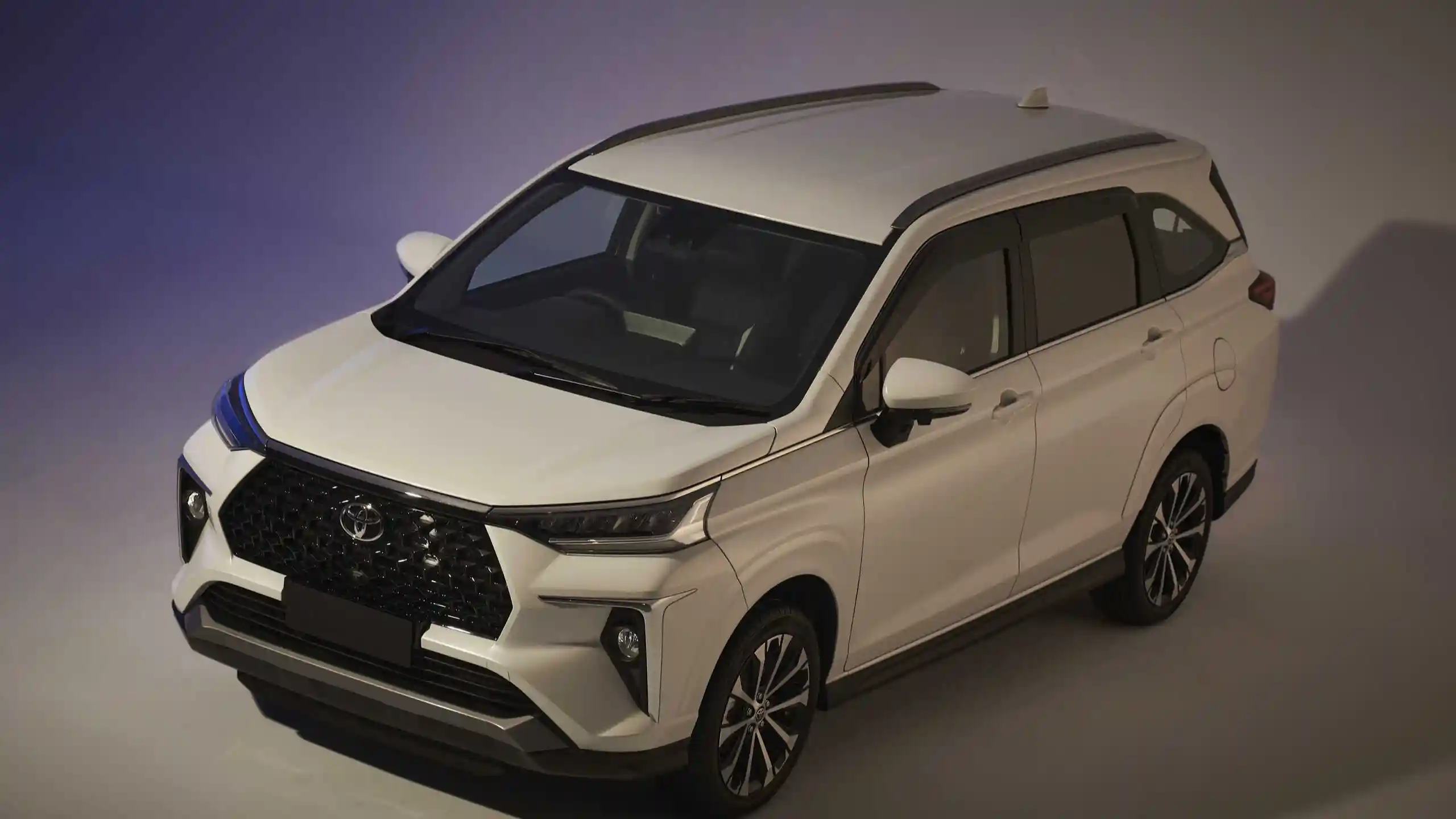 Toyota Veloz 2025 | MPV Premium Stylish untuk Keluarga Modern | Auto 2000