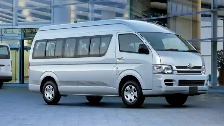 Mobil Travel Terbaik – HiAce, Innova, Avanza MT Cocok untuk Bisnis ...