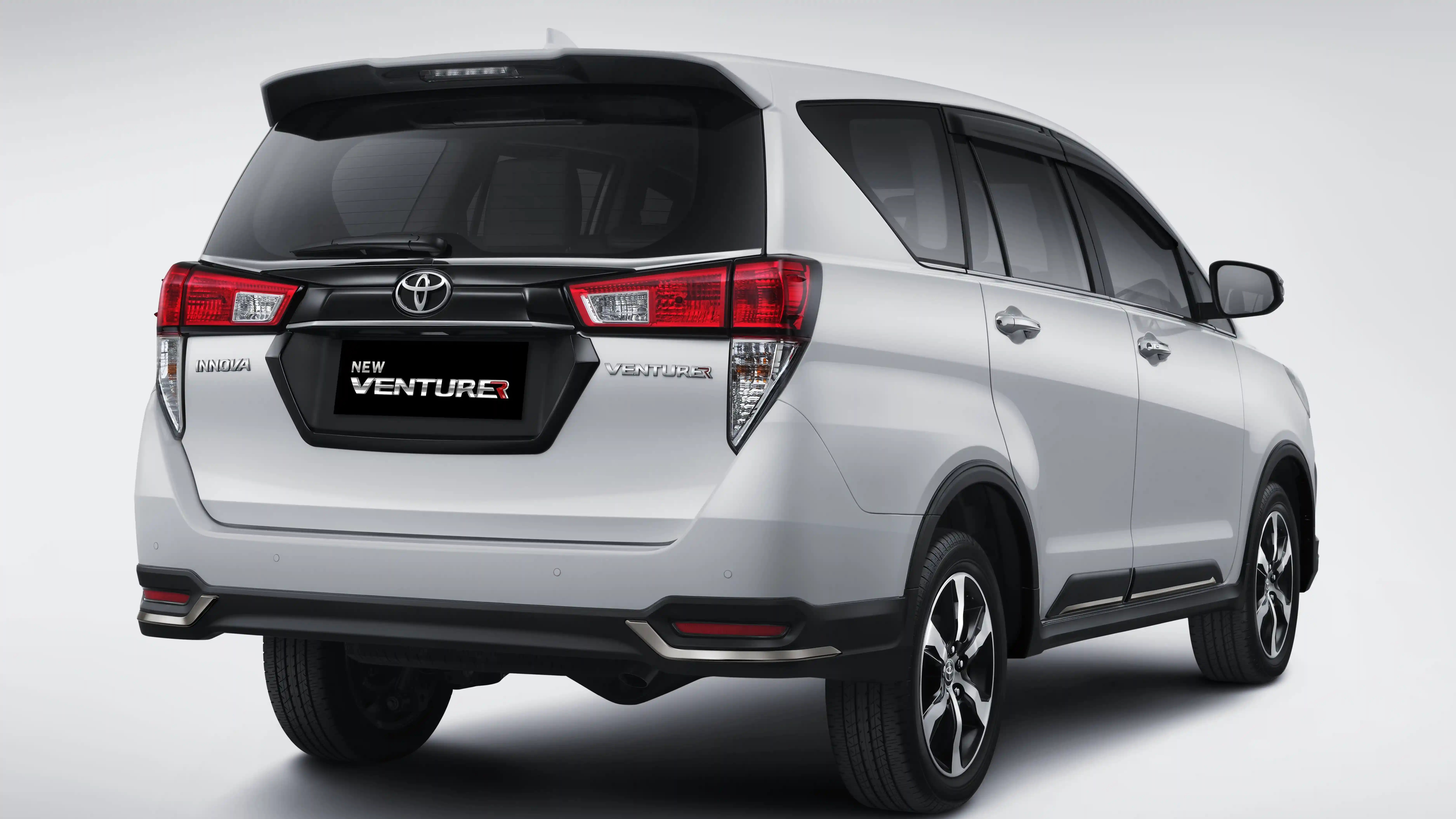 Review Toyota Venturer: MPV Premium Legendaris Keluarga Indonesia ...